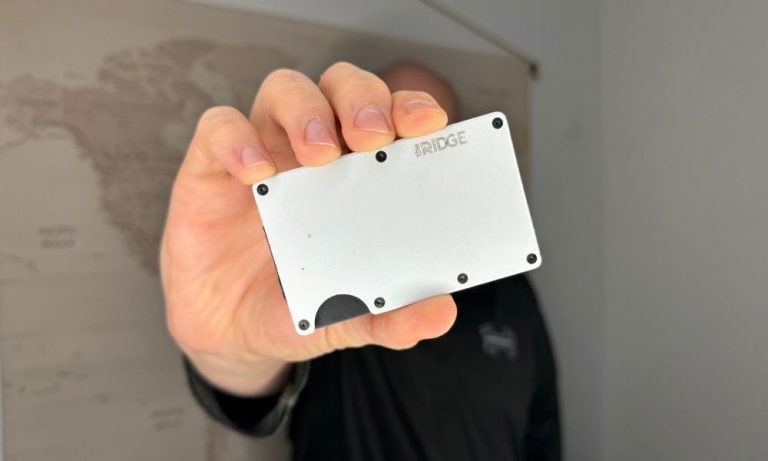 Minimalist Wallets: Why, And What They Are! - Gear43