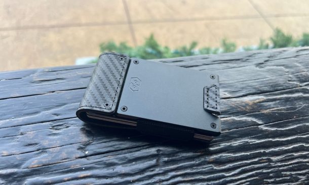 The Proof Wallet Carbon Fiber is Fantastic, but has its DRAWBACKS! - Gear43