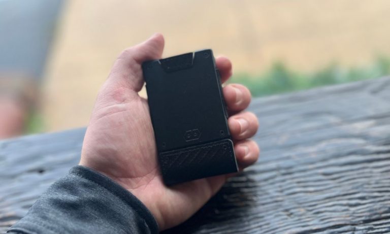 The Proof Wallet Carbon Fiber is Fantastic, but has its DRAWBACKS! - Gear43