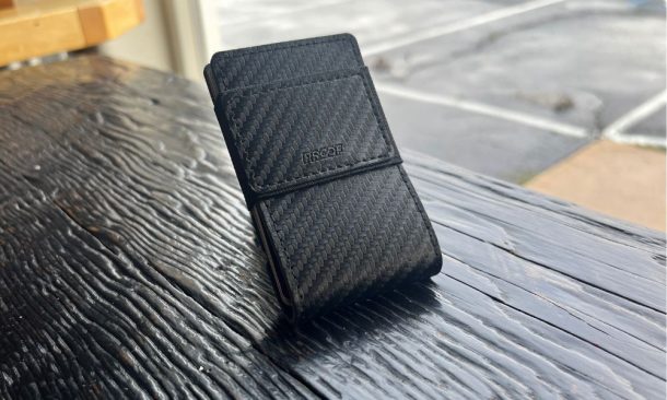 The Proof Wallet Carbon Fiber is Fantastic, but has its DRAWBACKS! - Gear43